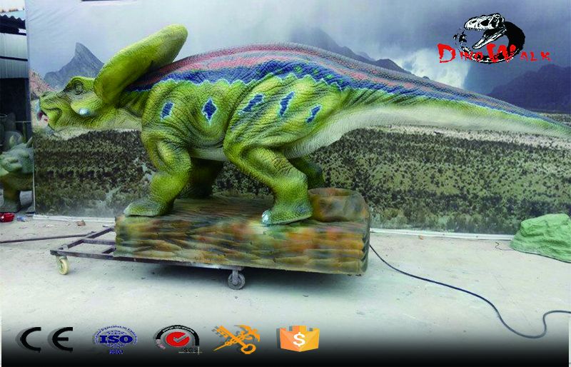 Animatronic Dinosaur simulation Triceratops model