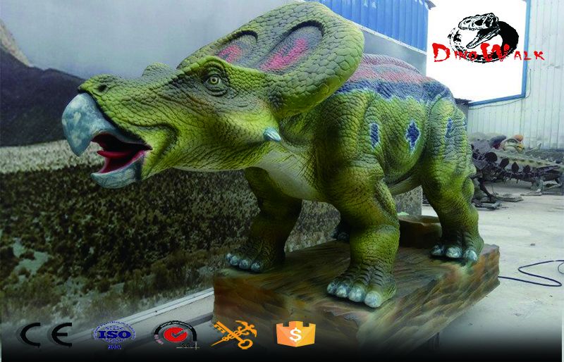 Animatronic Dinosaur simulation Triceratops model