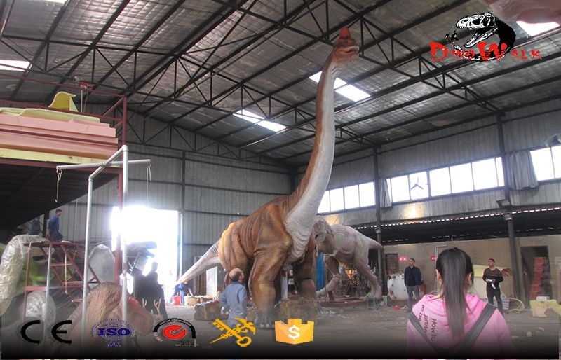 gigantic animatronic dinosaur with remote control walking and movement